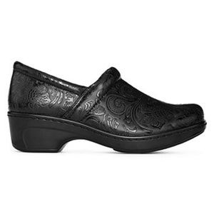 Yuu | Shoes | Nwt Yuu Shoes | Poshmark